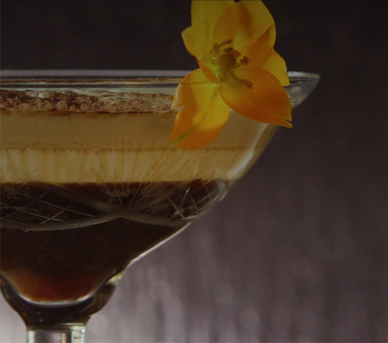 Iced shaken espresso recipe | Lavazza