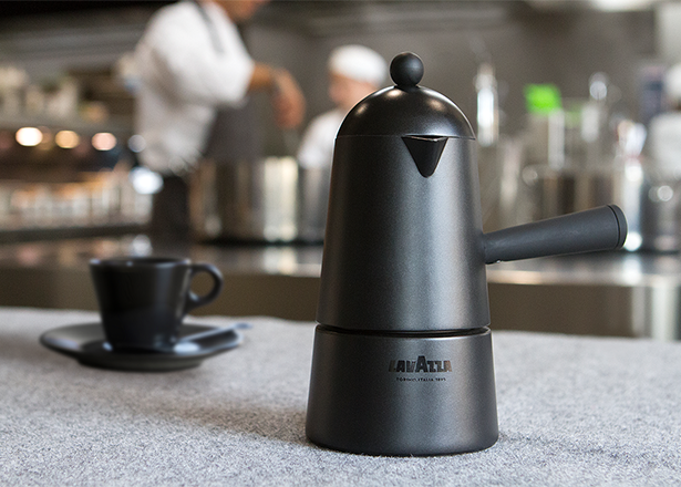 Carmencita Black Moka Pot | Lavazza